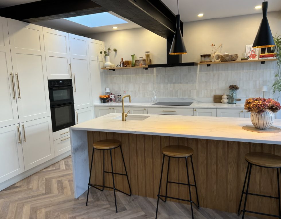 Stephanie & Luke's Kitchen. Real People, Real Kitchens.